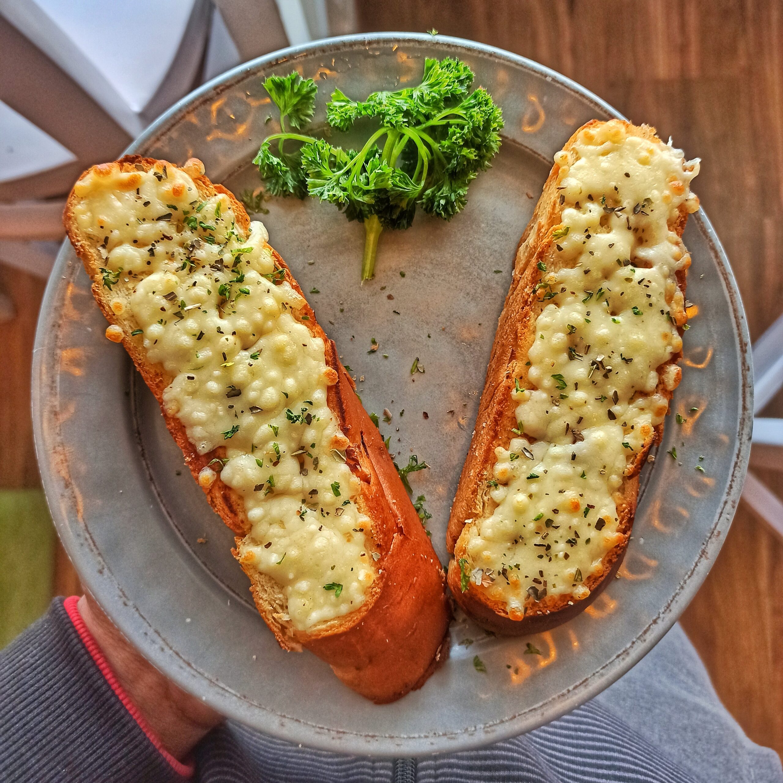 "Garlic Bread: A Mouthwatering Symphony of Flavors" - Bureau Nation
